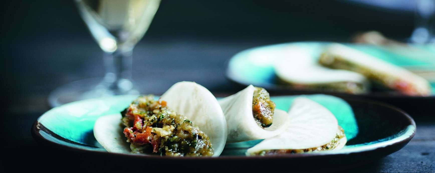 Rammenas met spread van cashewnoten en zeewier - Amanprana